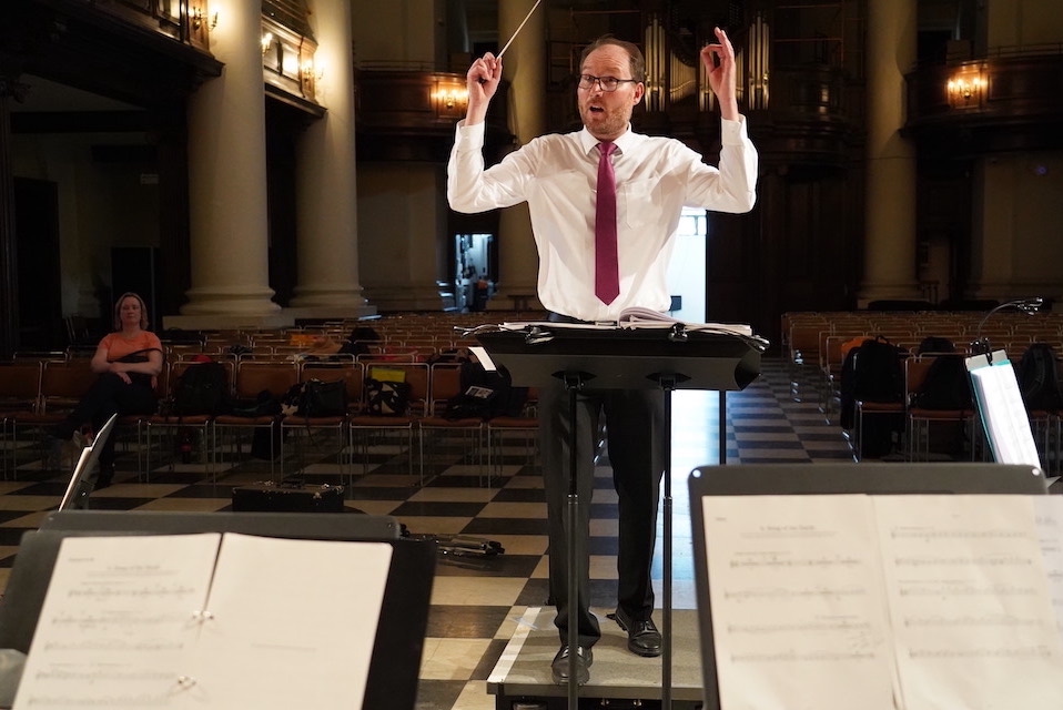 Civil Service Choirmaster Stephen hits the right note – Civil Service